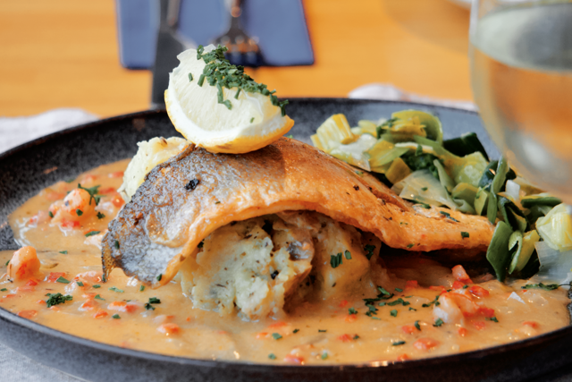 The Anchor pub in Rowhedge | Bar restaurant